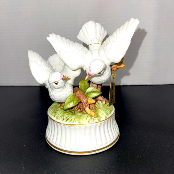 Lefton | Accents | Lefton White Doves Music Box | Poshmark